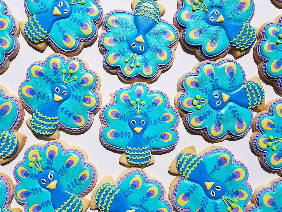 How to Decorate a Peacock – The Flour Box