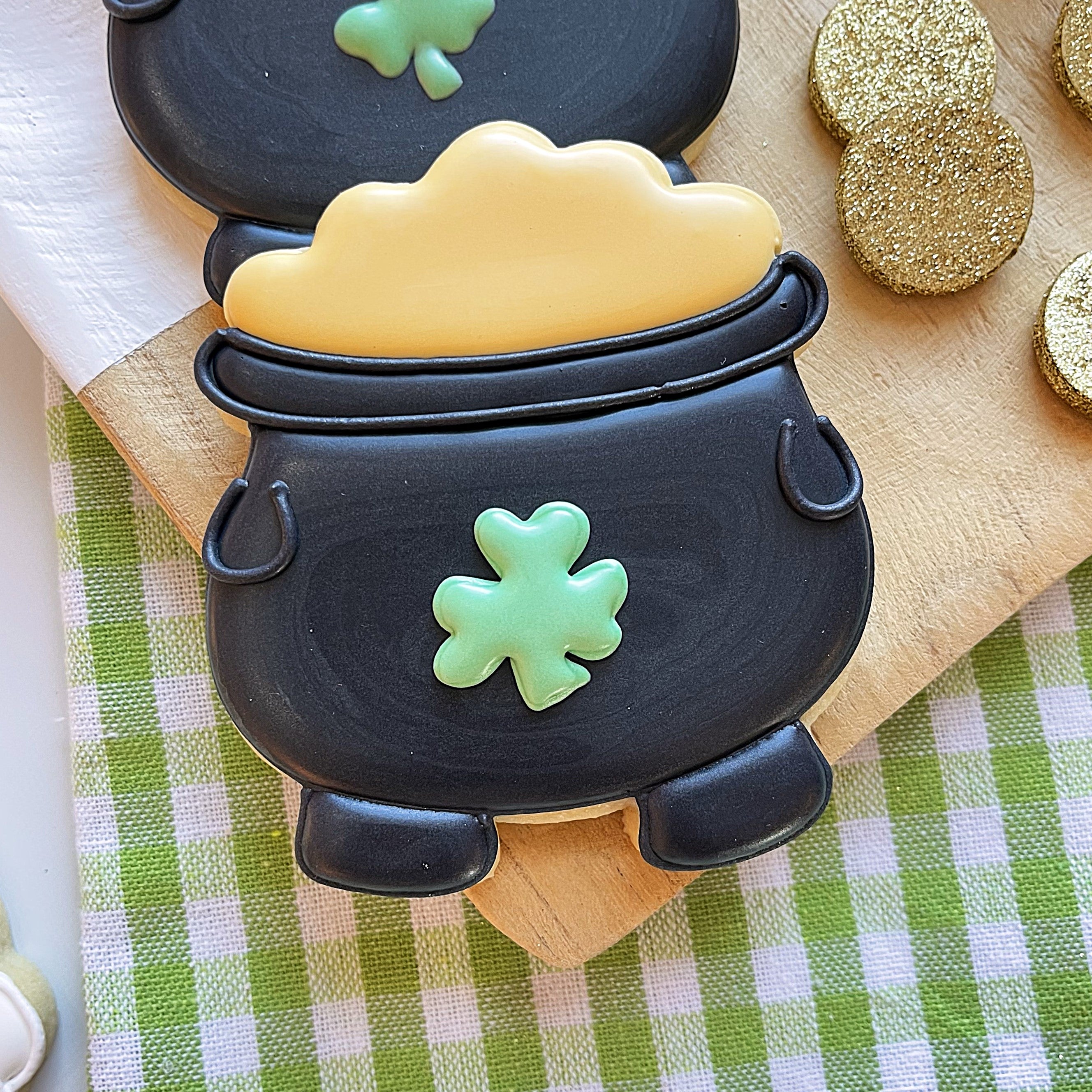 Classic Pot of Gold Cookie Cutter – The Flour Box