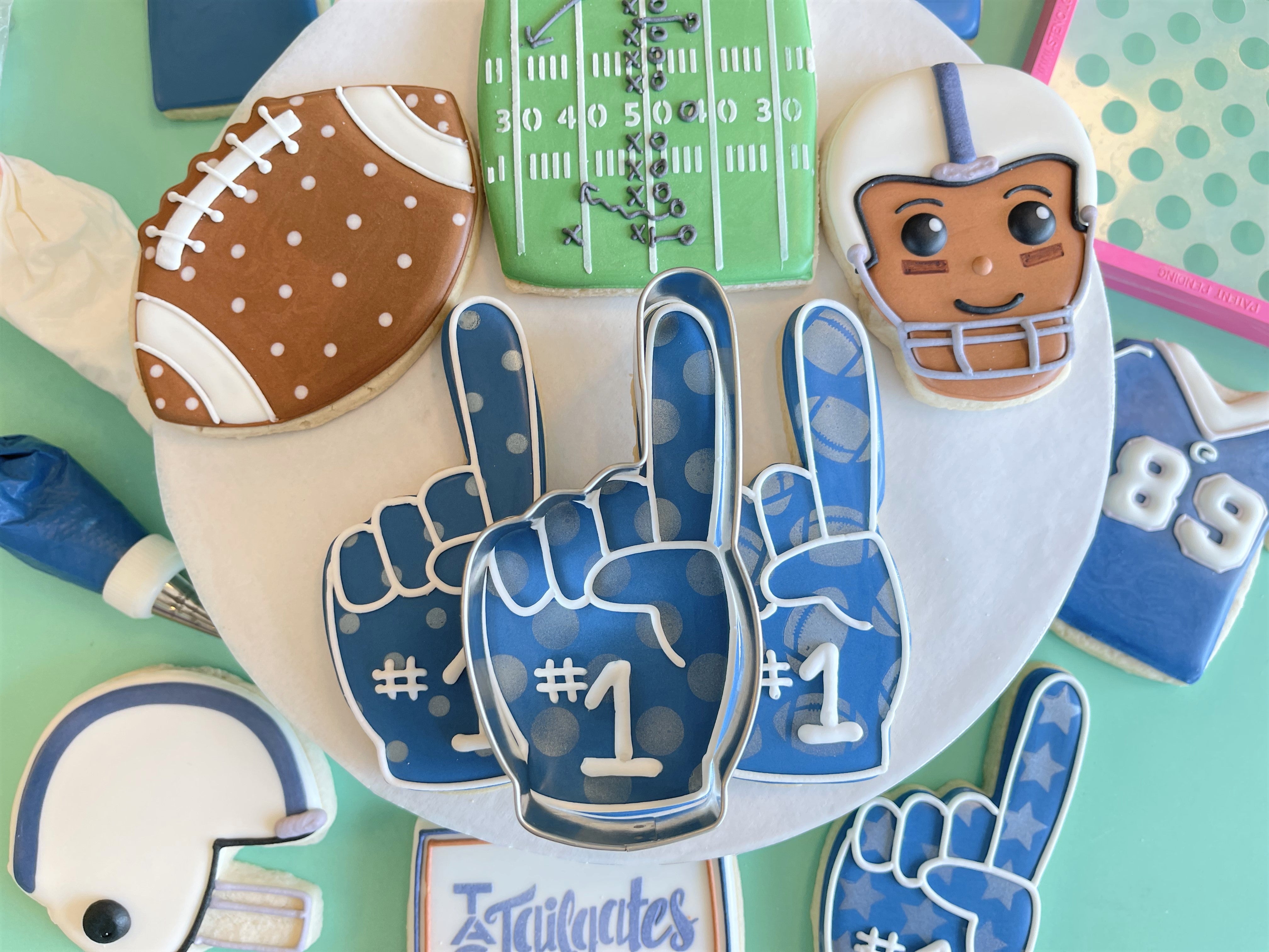 Foam Finger #1 Cookie Cutter – The Flour Box