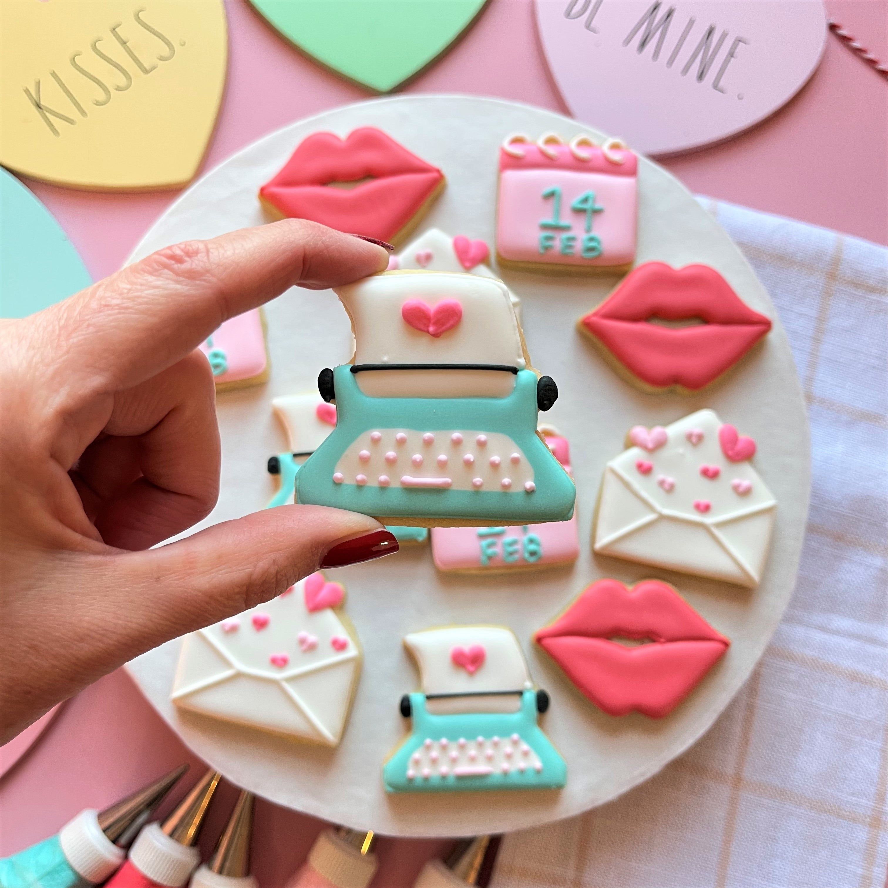 Mini Typewriter Cookie Cutter – The Flour Box